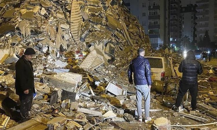 ارتفاع عدد ضحايا الزلزال في تركيا وسوريا إلى أكثر من 3819 وفاة مصدر